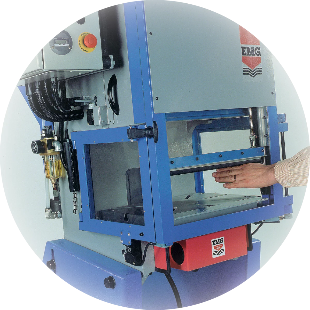 automatic vertical screen for mecanical presses